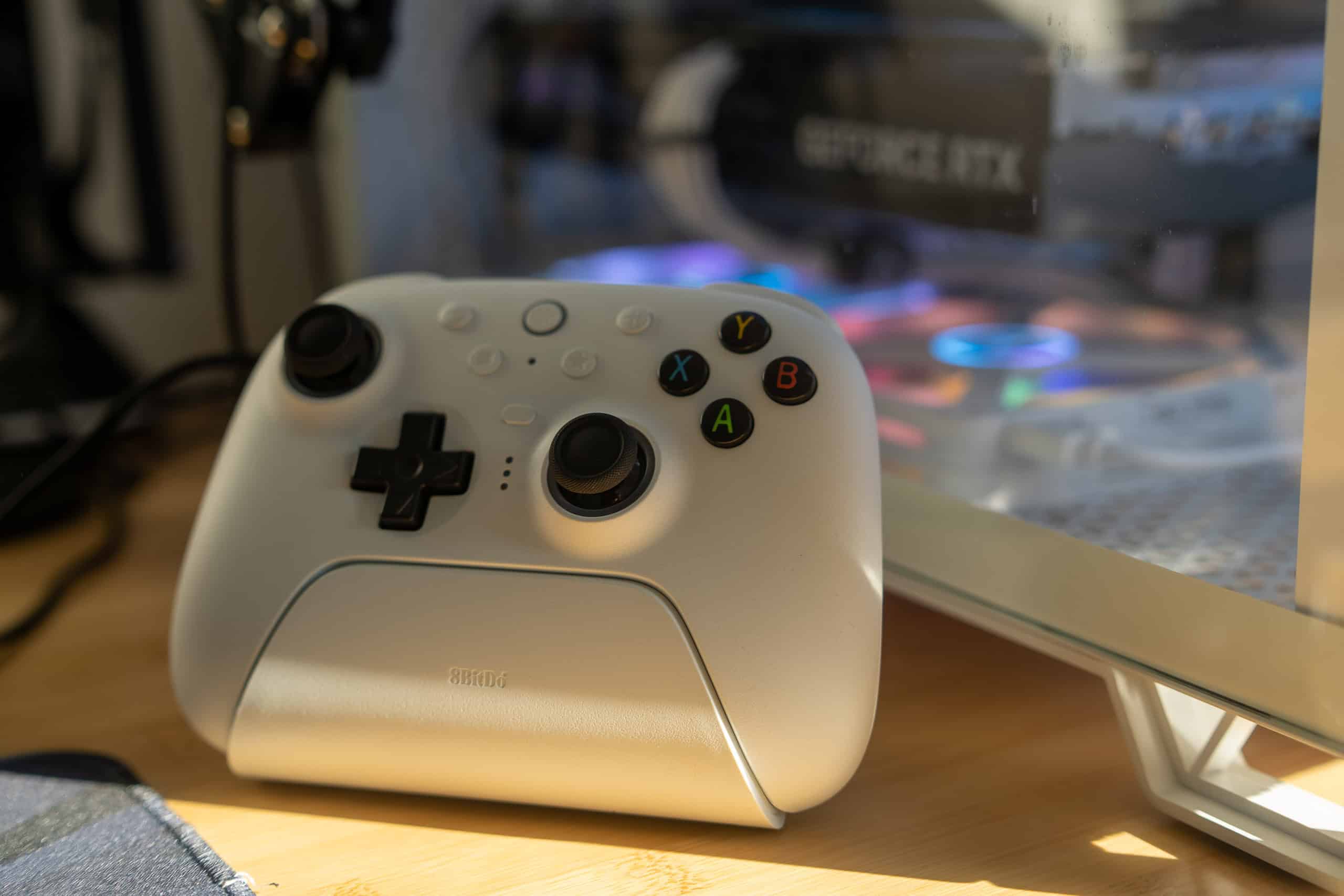 8BitDo Ultimate 2 Wireless Controller Test (2025) – Weiß & mit Dock